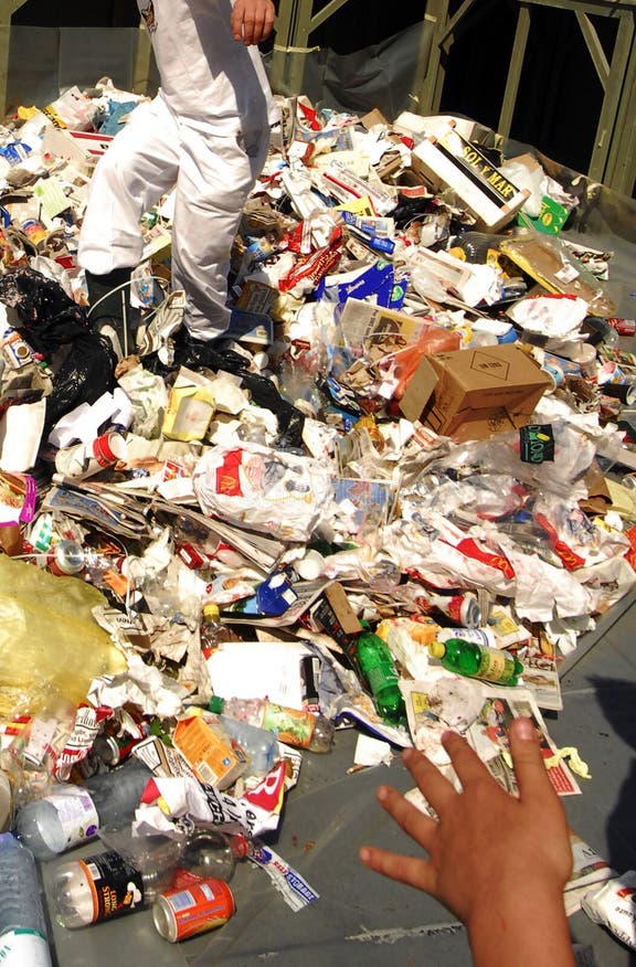 Garbage and Waste in Public Space Editorial Photo - Image of filth ...