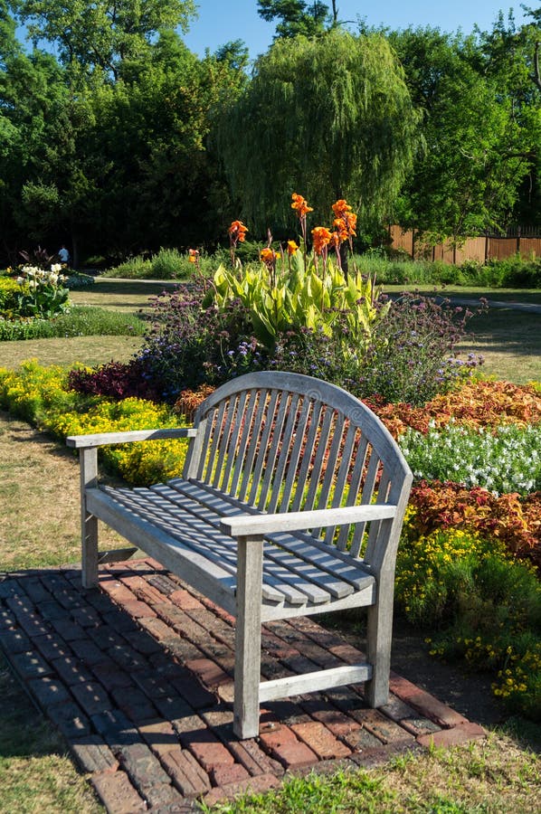 186 Weeping Willow Tree Bench Stock Photos - Free & Royalty-Free Stock ...