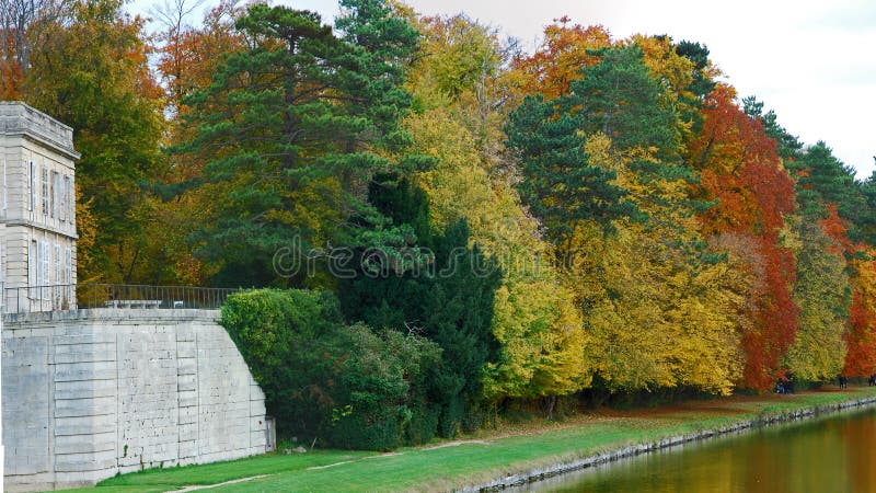 Garden of the Castle Chantilly Stock Image - Image of tree, landscape ...