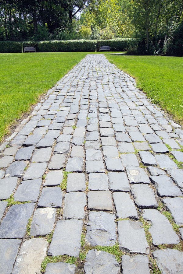 Garden Cobblestone Path stock photo. Image of cobblestone - 32431594