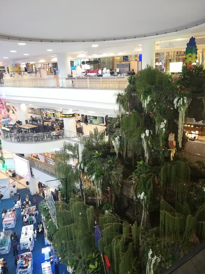 Garden mall editorial photo. Image of city, mall, architecture - 96757261