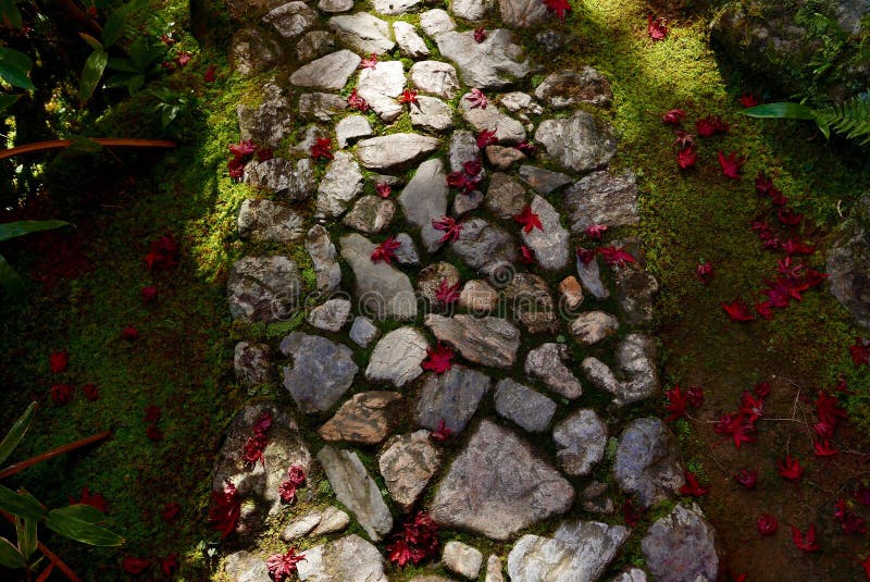 Garden Path in Autumn stock image. Image of yellow, temple - 97347061