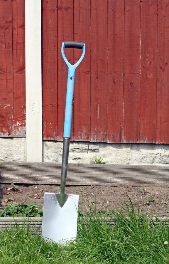 Garden spade stock image. Image of clean, leaf, grass - 25536695