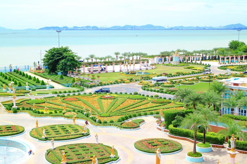 Garden View at Pattaya Beach Editorial Stock Image - Image of garden ...