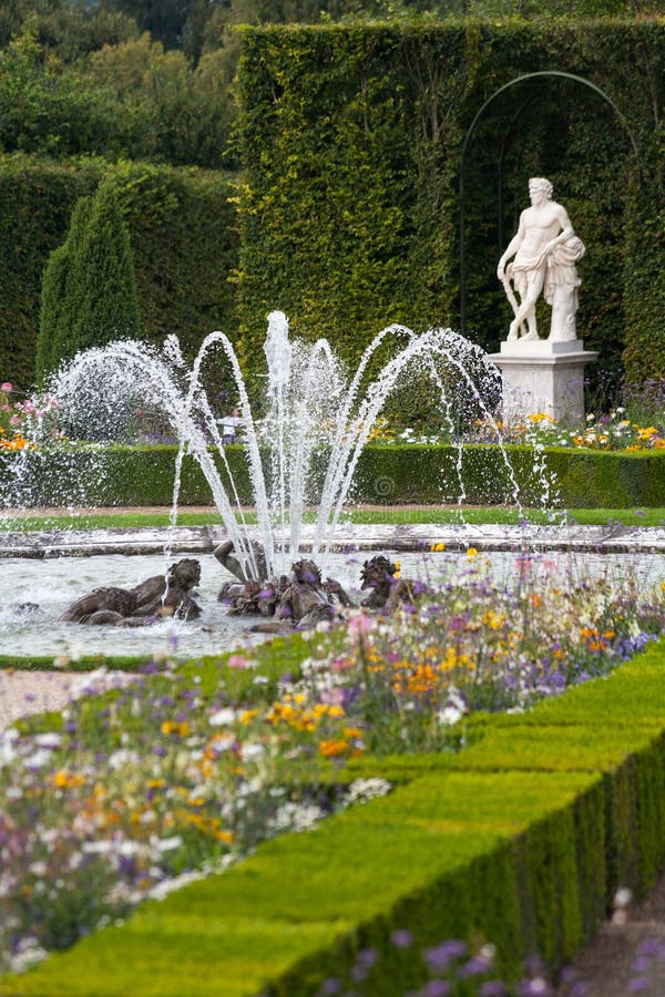 Apollo Fountain at Palace of Versailles Editorial Photography - Image ...