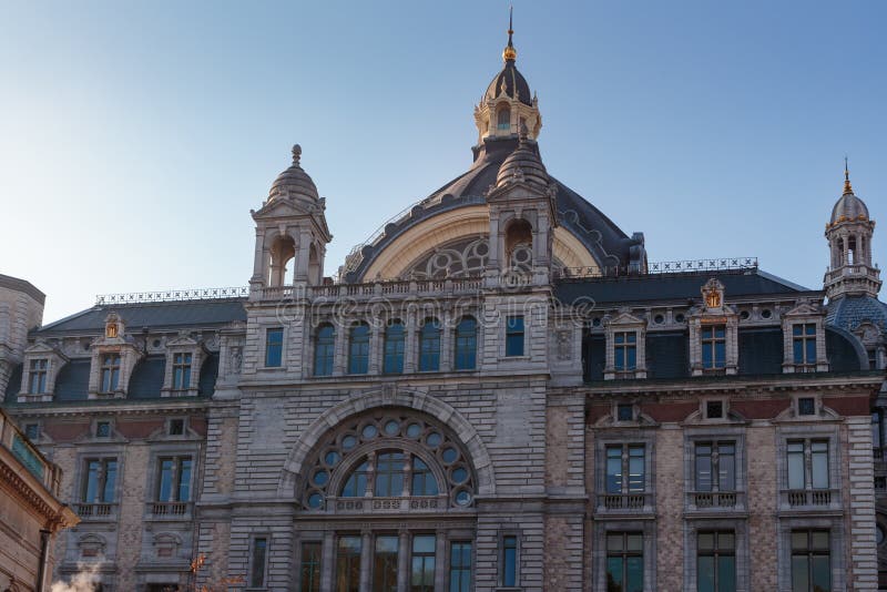 Gare Ferroviaire Centrale Anvers Photo stock - Image du course, visite ...