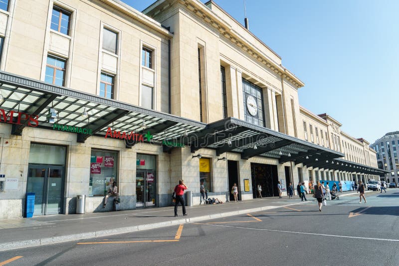 Gare Ferroviaire De Genève-Cornavin Image éditorial - Image du affaires ...