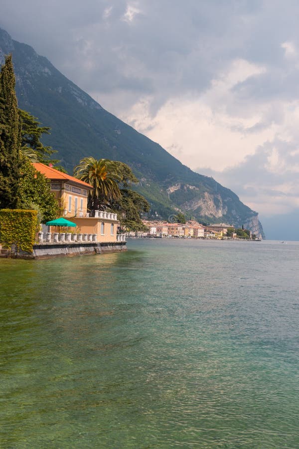 Gargnano editorial stock image. Image of water, tourism - 75250164