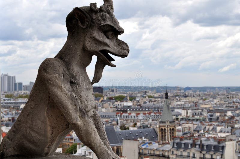 Gargulec Na Notre Dame W Paryżu Obraz Stock - Obraz złożonej z antena ...