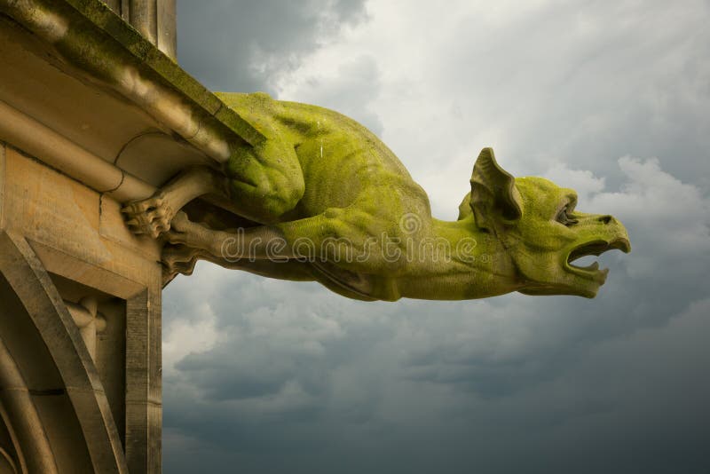 Gargulec Na Kościele Ulm Münster Zdjęcie Stock - Obraz złożonej z ...