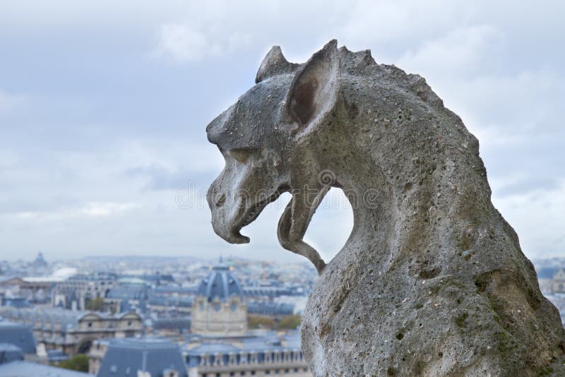 Gargulec Na Notre Damae Katedrze, Francja Zdjęcie Stock - Obraz ...