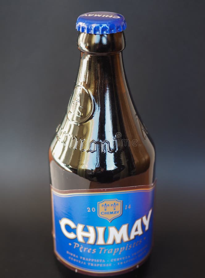 Garrafa De Cerveja Azul De Chimay Foto Editorial - Imagem de bruxelas ...