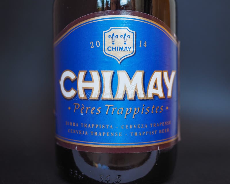 Garrafa De Cerveja Azul De Chimay Foto Editorial - Imagem de bruxelas ...