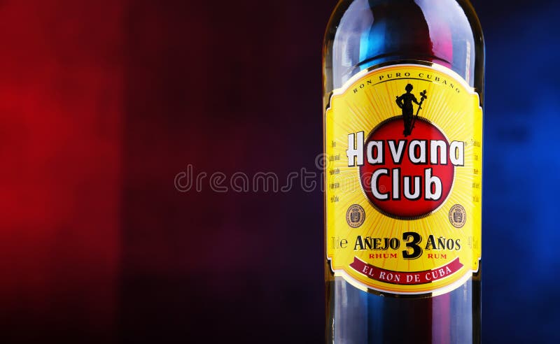 Garrafa Do Rum Do Branco De Havana Club Foto de Stock Editorial ...