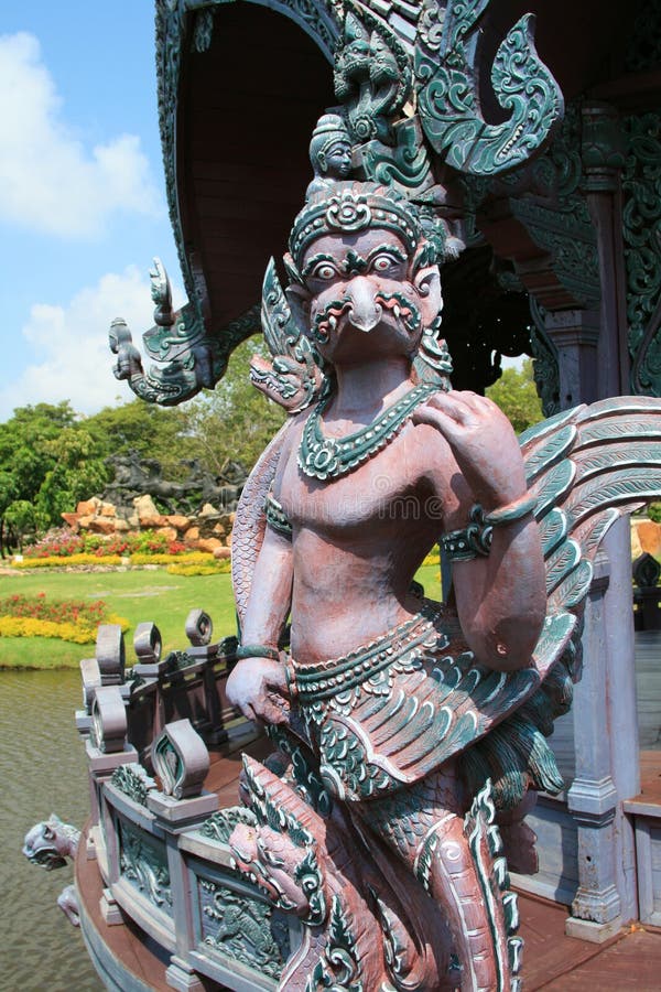 Garuda sculpture editorial photography. Image of buddhism - 13363862