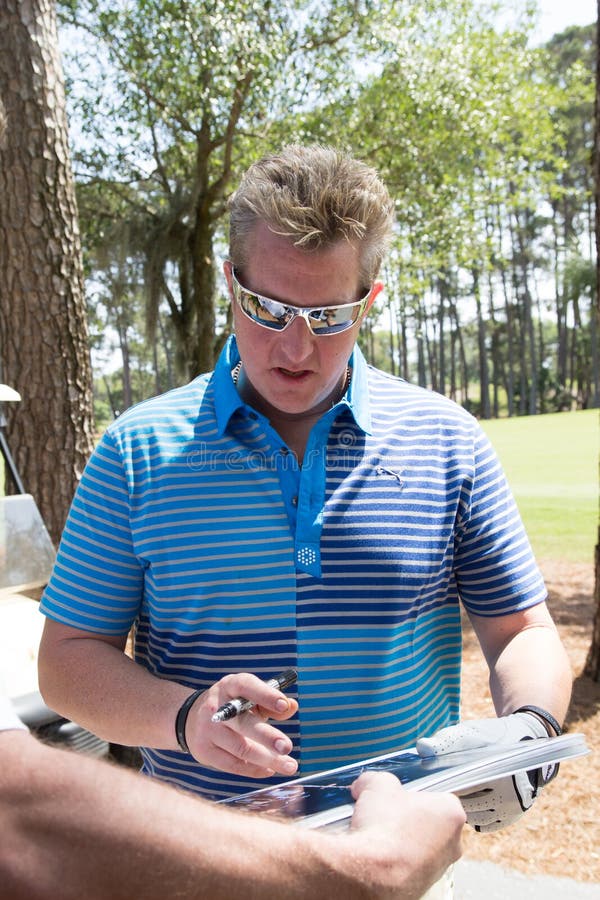 Gary LeVox editorial photo. Image of blue, foundation - 24541496
