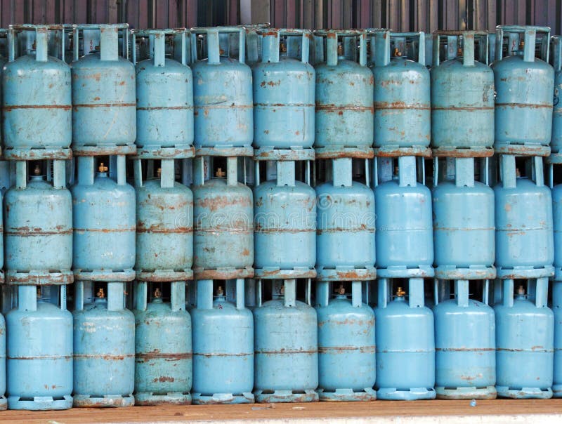 Industrial gas cylinders stock image. Image of dangerous - 34660089