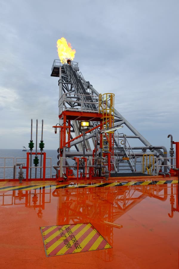 Flare Boom Nozzle Fire Offshore Oil Rig Stock Images - Download 96 ...