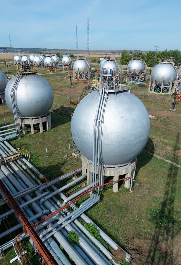 Gas Refinery, fuel tank stock image. Image of gasoline - 13337603