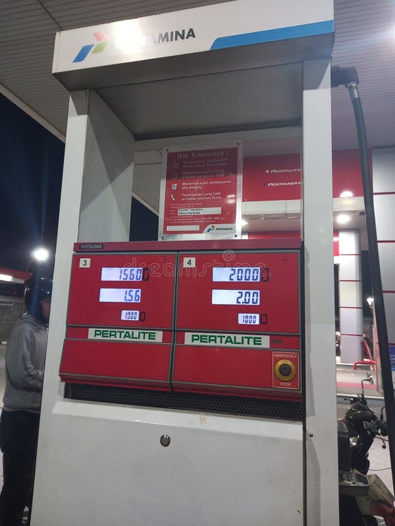 Gas station in the bandung editorial photo. Image of bandung - 295210181