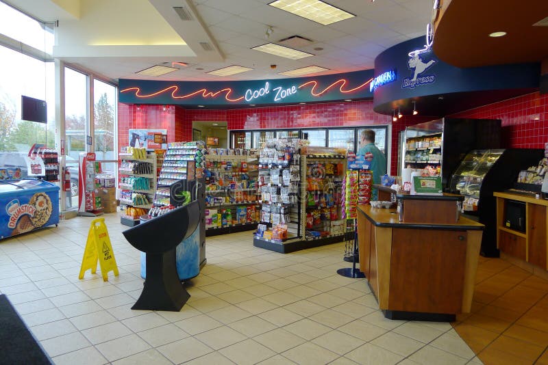 Gas station store interior editorial photo. Image of people - 88587826