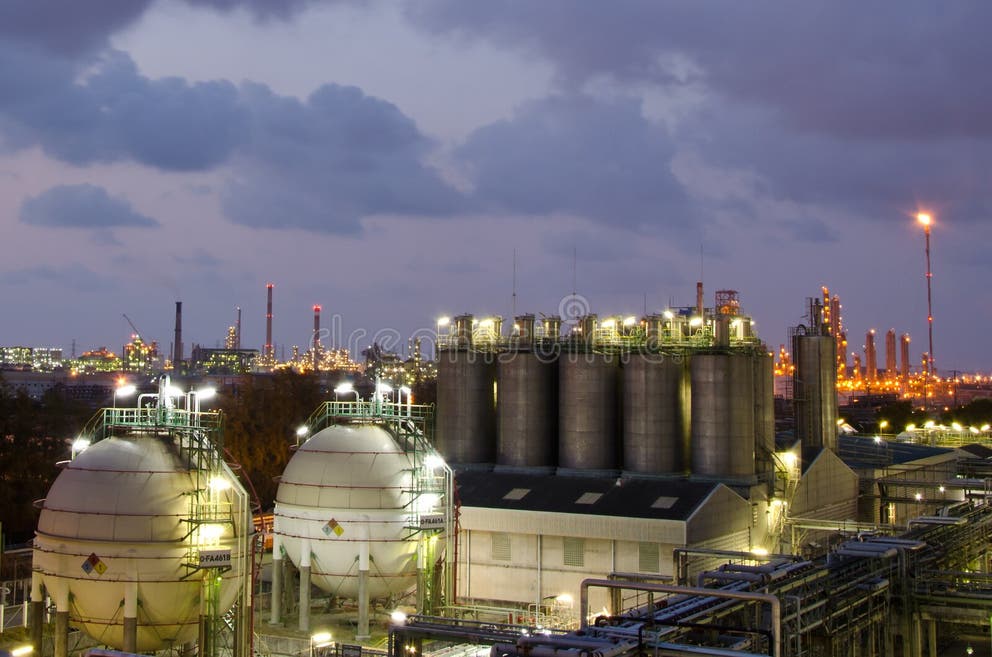 Gas storage spheres tank stock image. Image of chemical - 25283333