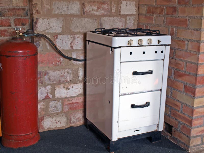 Gasfornuis met gasfles stock afbeelding. Image of apparatuur - 97200669