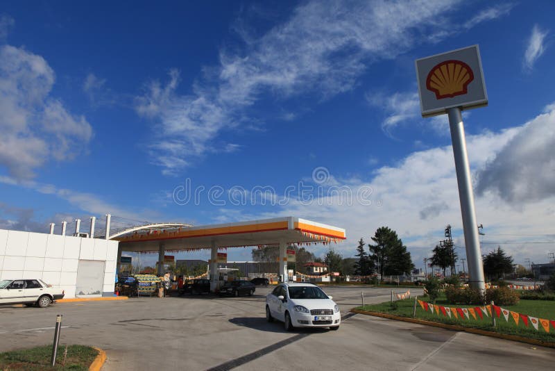 El Frente Blanco Del Shell (símbolo De La Gasolinera) Imagen de archivo ...