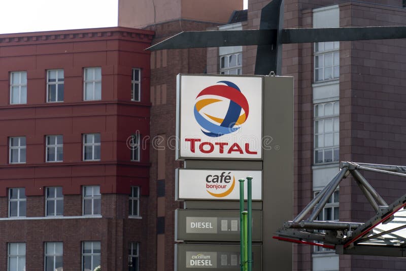 Gasolinera total imagen de archivo editorial. Imagen de diesel - 117309624