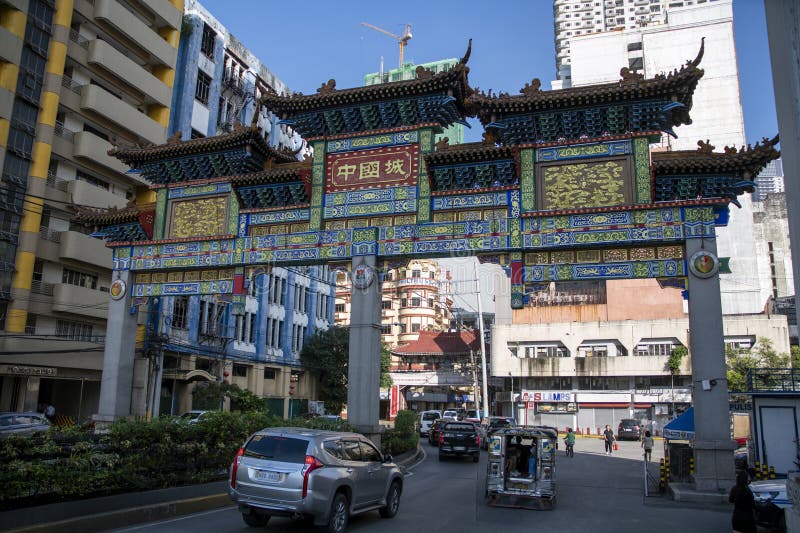 Gate of the Chinatown in Binondo District Manila Editorial Stock Photo ...