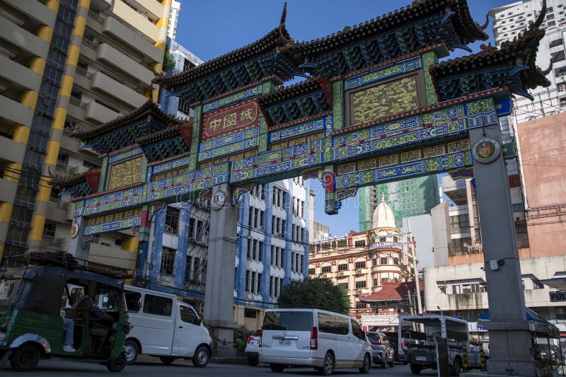 Gate of the Chinatown in Binondo District Manila Editorial Stock Photo ...