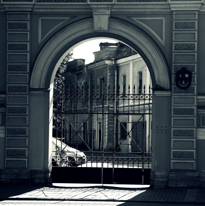 Gate in the city stock image. Image of oldfashioned, city - 33467155
