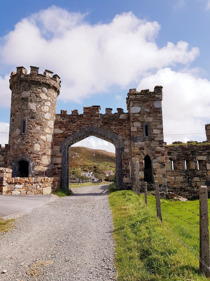 Gate for Cliffden Castle in Ireland Stock Photo - Image of estate ...