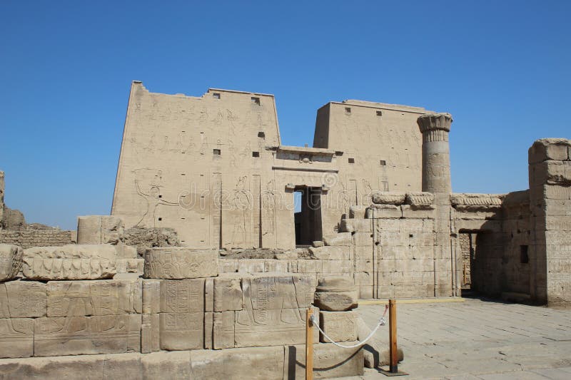 The gate of edfu temple editorial image. Image of painting - 369490205