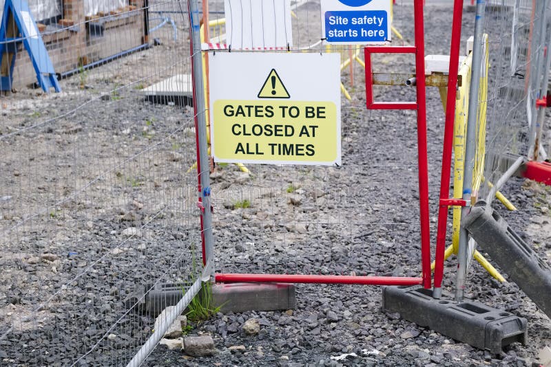 Gate Must Be Locked at All Times Security Sign at Construction Site ...