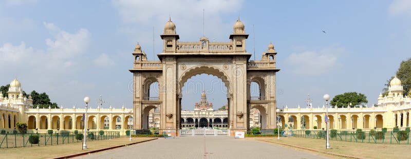 Gate of the Mysore Palace editorial stock image. Image of asia - 52005329