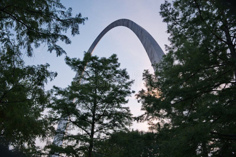 The Gateway Arch through the Park Trees Editorial Photography - Image ...