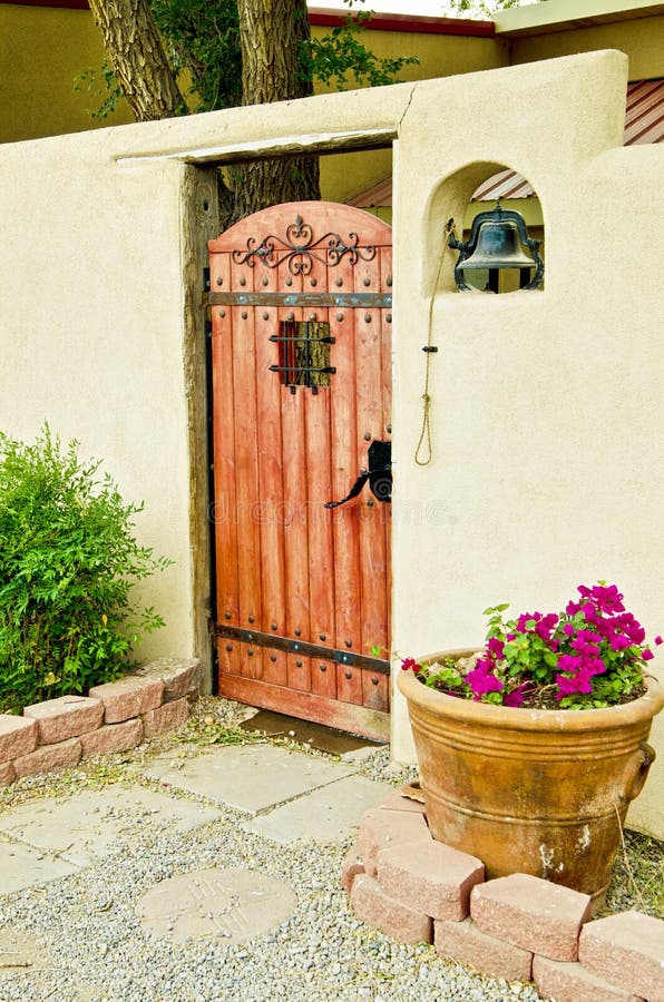 Mexican Hacienda Style Courtyard Gate 1,000+ Mexican Courtyard Stock