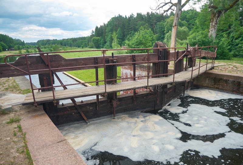 Gateways sluice locks stock image. Image of hydraulic - 96505727
