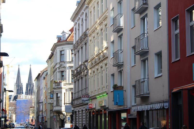 Gator av Cologne, Tyskland redaktionell foto. Bild av kyrka - 37768470