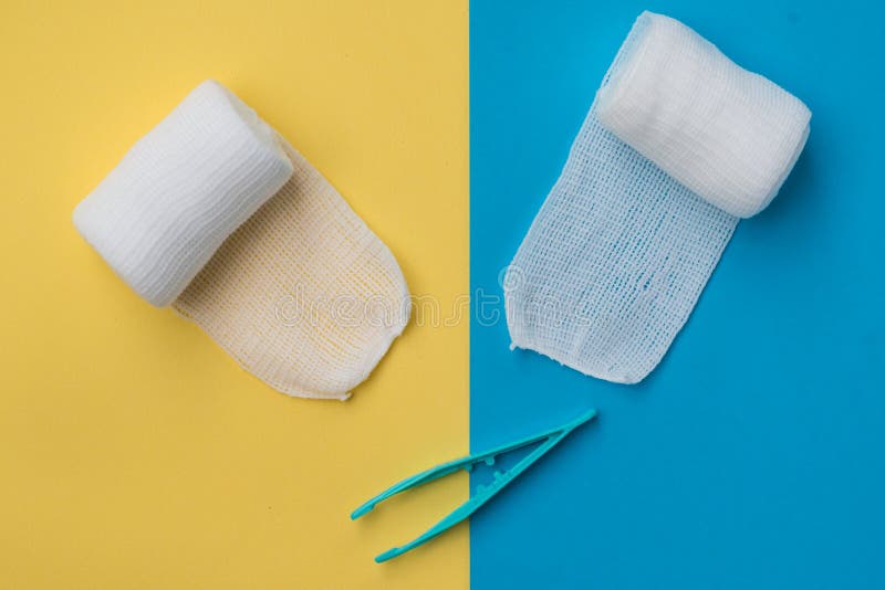 Gaze Da Atadura Com Sangue No Fundo Foto de Stock - Imagem de cura ...