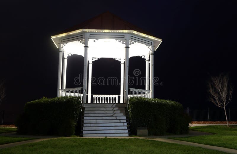 Gazebo in Natchez stock image. Image of bandstand, river - 36302779