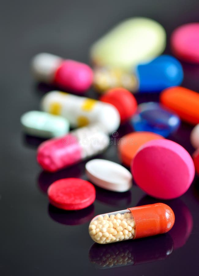 Pillen stock foto. Image of verslaving, gezondheid, pillen - 9525584