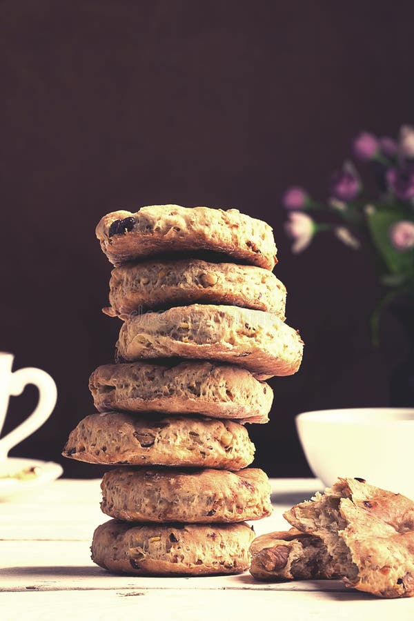 Een Kop Engelse Thee En Koekjes Met Een Vlag Stock Afbeelding - Image ...