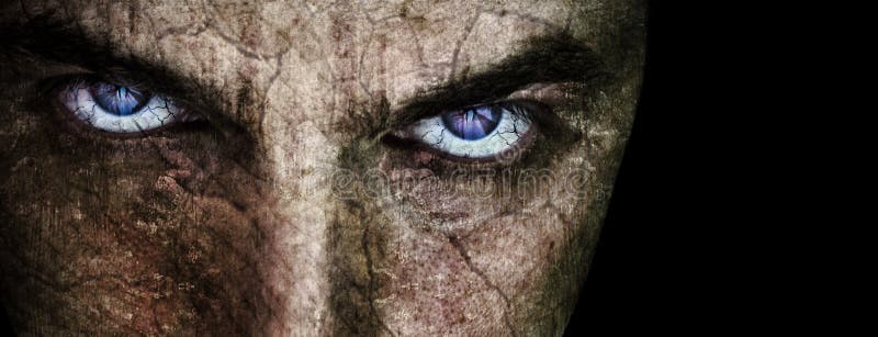 Gebarsten Gezicht Met Sinistere Kwade Enge Ogen Stock Afbeelding - Image of uitdrukking, donker ...