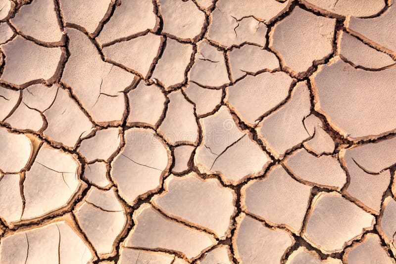 Gebarsten kleigrond stock foto. Image of oppervlakte - 47343126