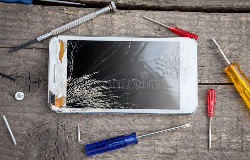 Het Gebarsten Telefoonscherm Stock Afbeelding - Image of telefoon ...