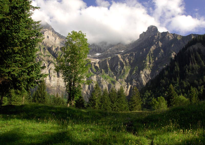 Gebirgsszene, Adelboden, Die Schweiz Stockbild - Bild von berner ...
