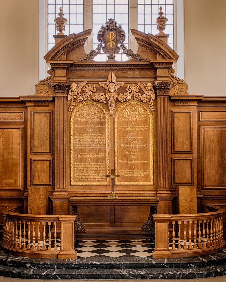 Kirche Mit Zehn Geboten Des Heiligen Franziskus Xavier Im Vugrovec ...