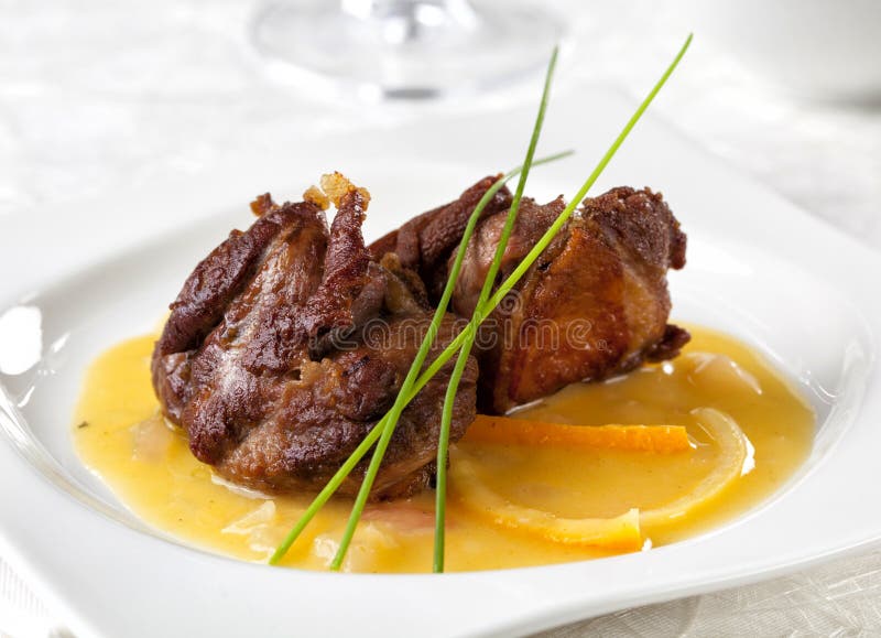 Gebraden eend stock afbeelding. Afbeelding bestaande uit horizontaal ...